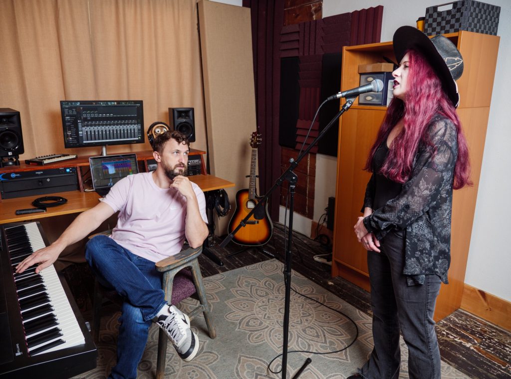 Meet Theo Strutts | Singer · Songwriter · Model - SHOUTOUT HTX